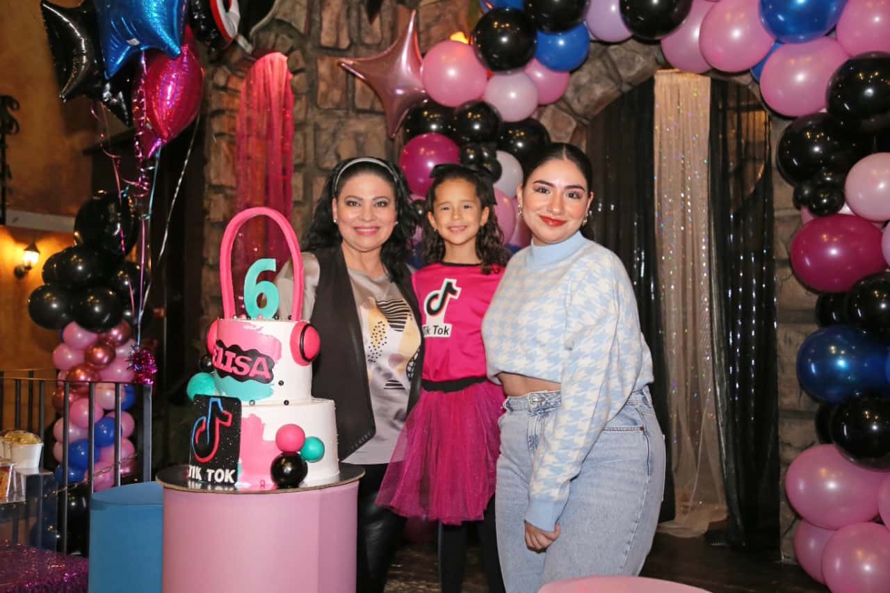 Social EXPRESO: cumpleaños de Elisa Castillo Vásquez