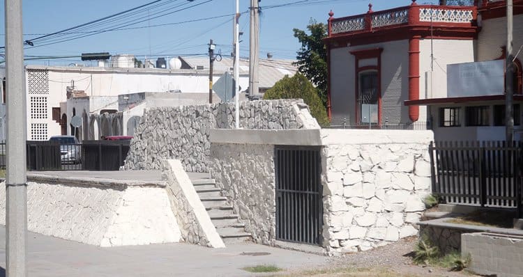 ¿Cuál es la historia de la escuela Leona Vicario?