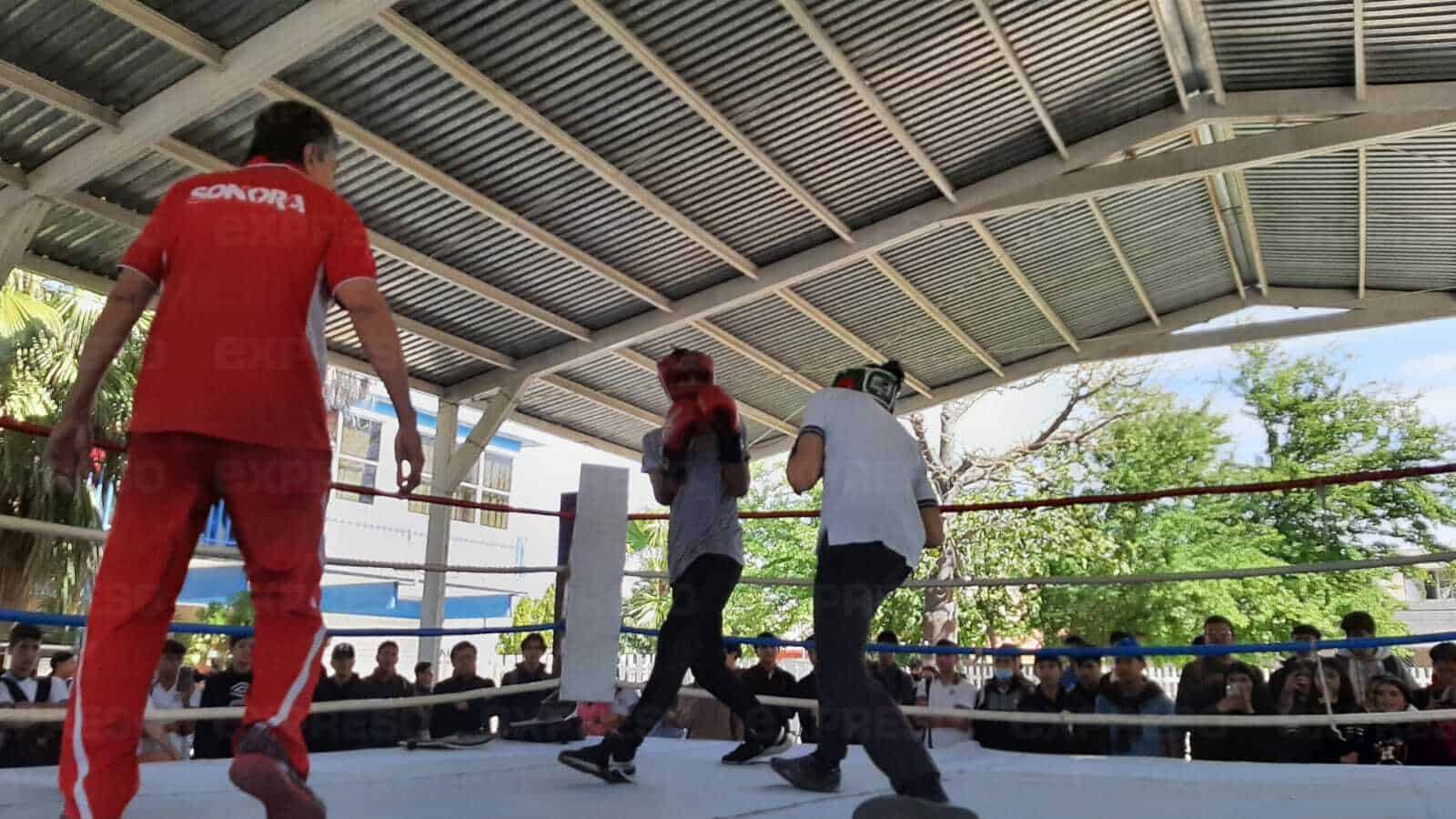 Llevan taller de box a estudiantes del Cbtis 132